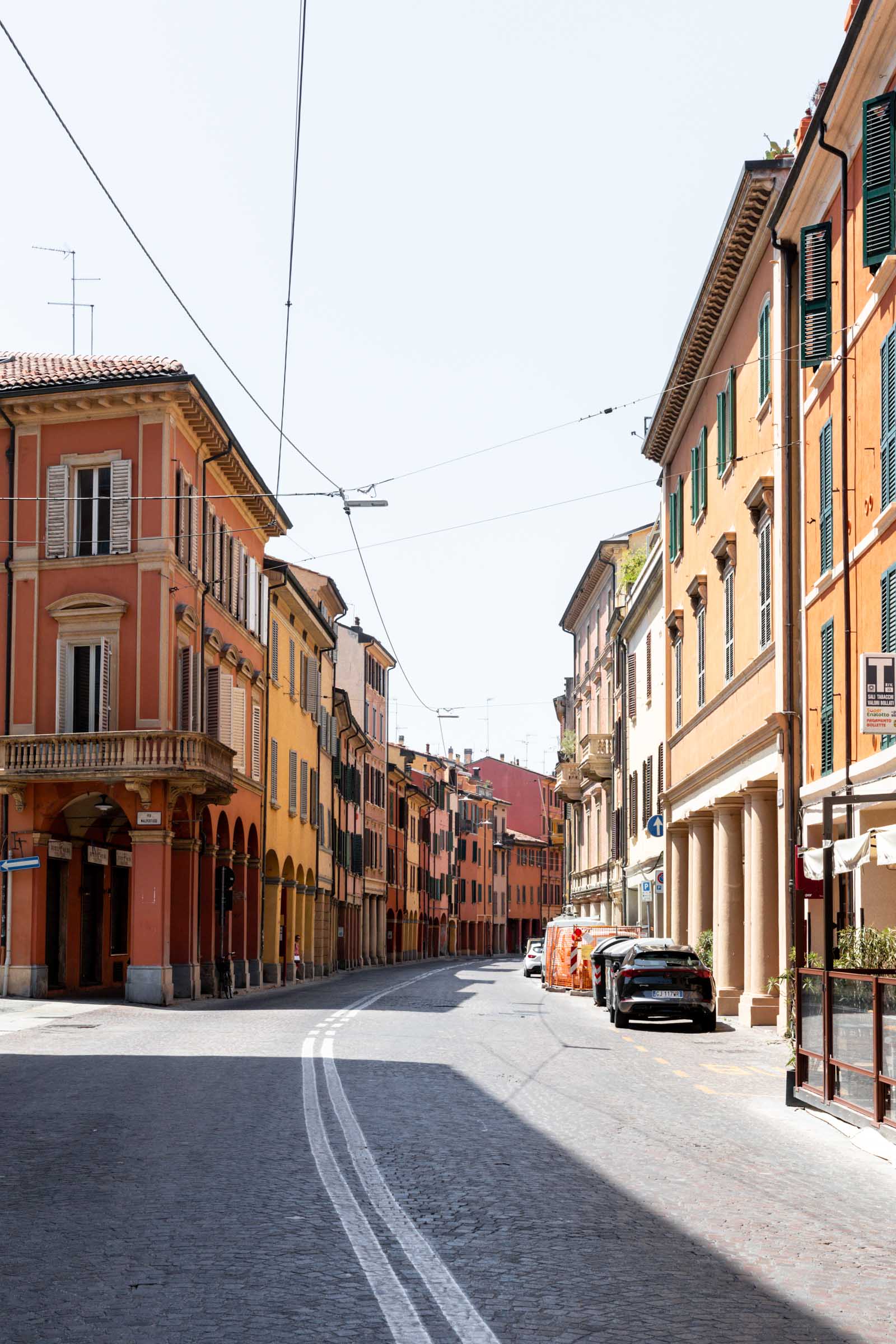 puttering around porticos | a day in bologna - alpine wanderlust